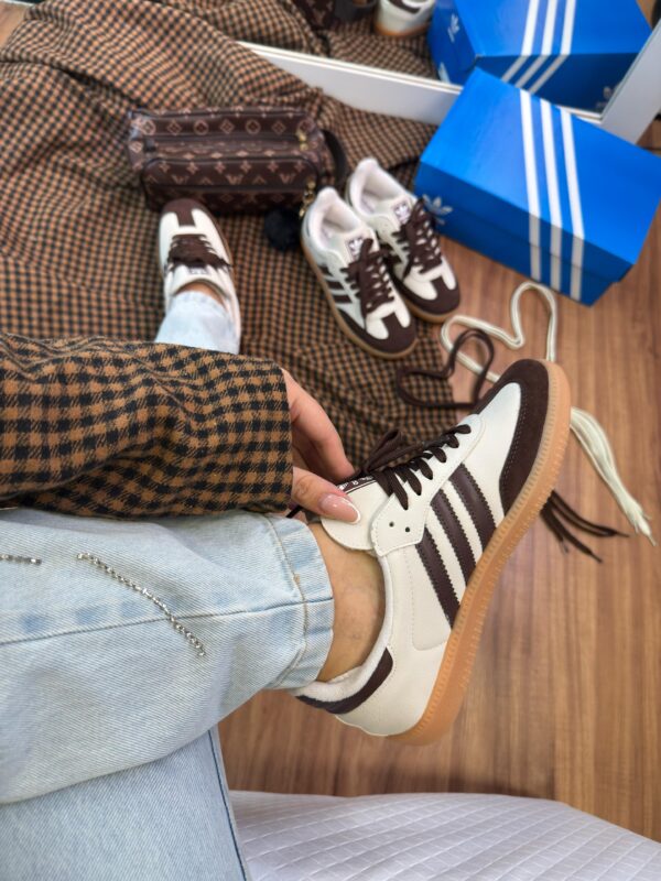 Adidas Samba Sintético Off White/Café - Clássico Atualizado!